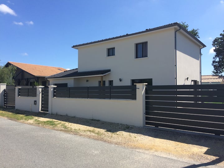Maison Récente Idéalement Située - Saint-Médard-en-Jalles
