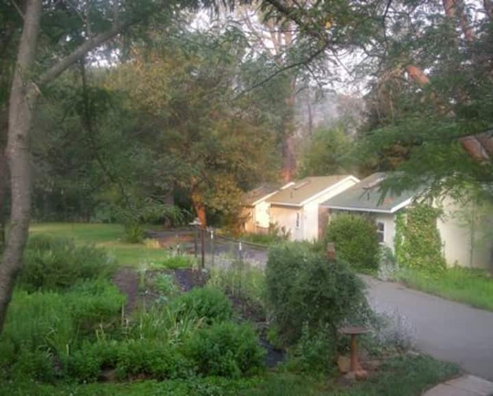 Private Cottage In Wine Country - Twin Pine Casino & Hotel