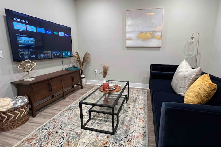 Luxury Irv*king Bed*1bath*clean*sna*uci*djplaza - Costa Mesa, CA