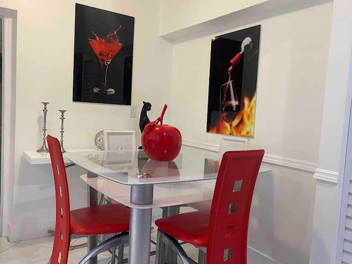 Beautiful House 7 M From Airport W Free Parking - South Miami, FL