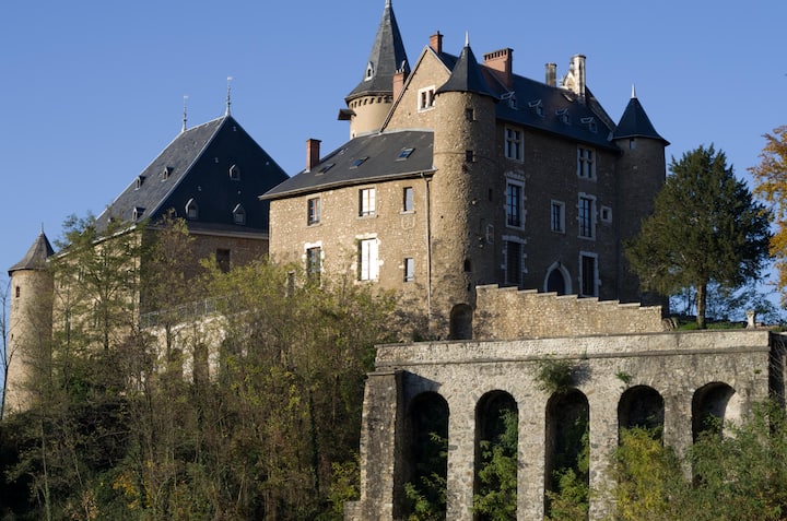 Cosy Home Of Character In Castle - 셩후쓰