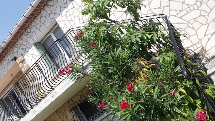 Maison à Louer Week-end/semaine/mois - Bollène