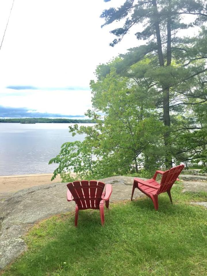 2 Cozy Lake Muskoka Cottages By Bowyers Beach - Bracebridge