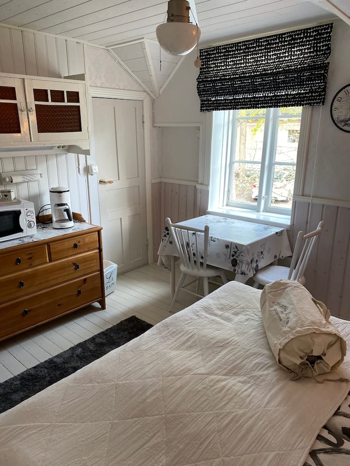 Idyllinen Huone 1, Naantalin Vanhassakaupungissa! - Naantali