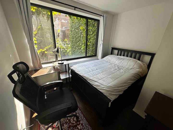 Bright & Peaceful Room In Midtown Manhattan! - New York City