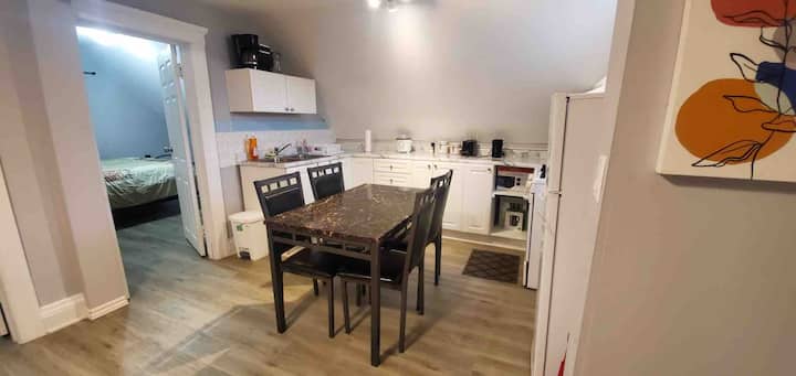 Homely Apartment In The Heart Of Little Italy - Windsor