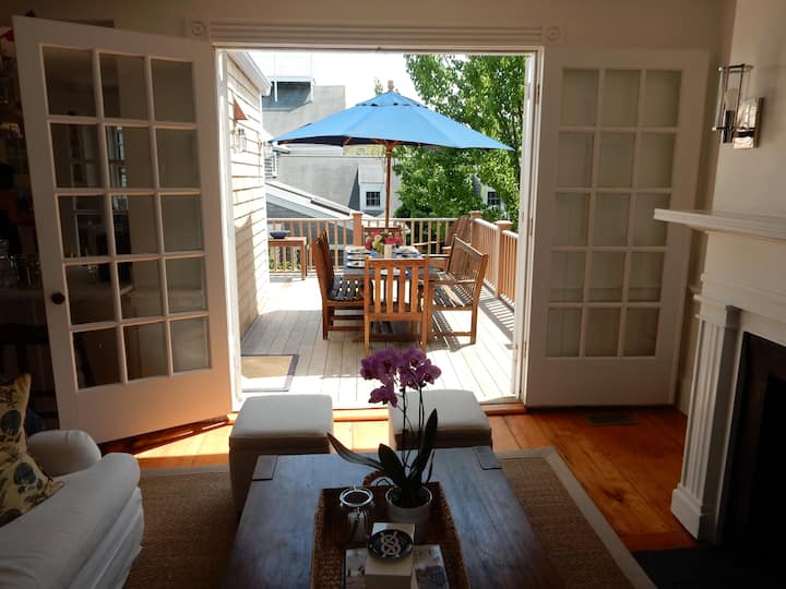 Newly Renovated 1830 Antique In Nantucket Town - Nantucket, MA
