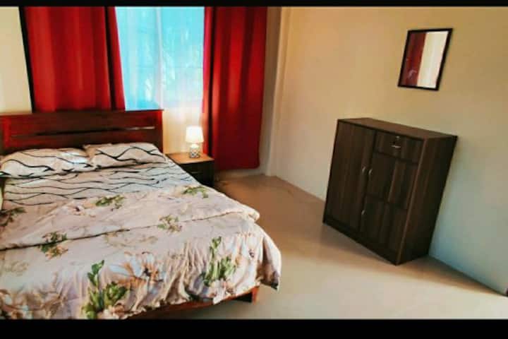 Exclusively Welcoming 6 Guests W/ Our 3 Bedrooms. - Sibonga