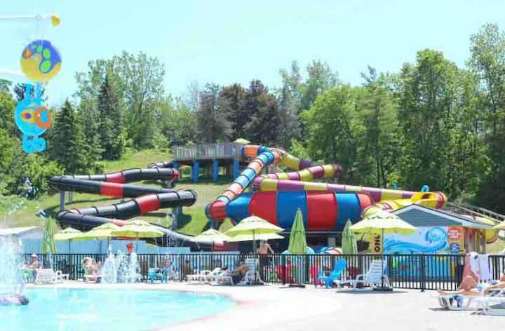 Sherkston Shores Resort: Centrally Newer Cottage - Crystal Beach