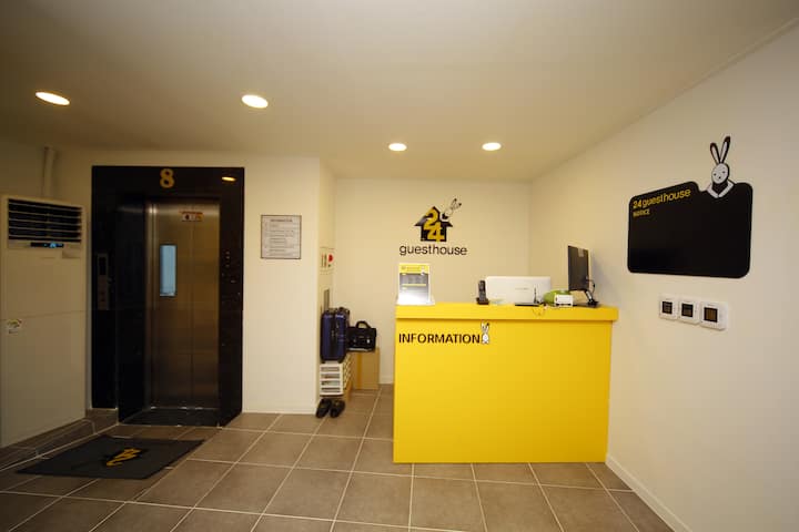 24 Guest House Sinchon Avenue (Double Room) - Séoul