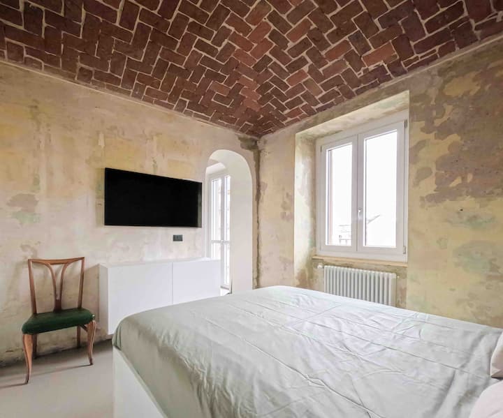 Unconventional Apartment - Turin