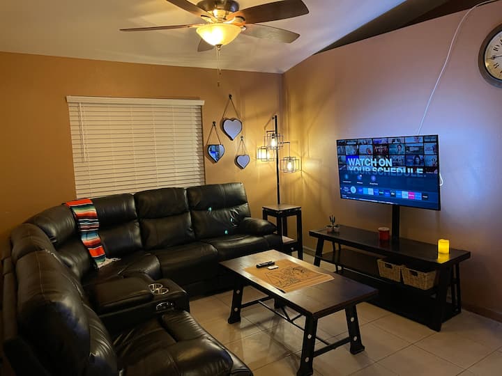 Sunny & Cozy Desert Oasis * Central Location ~ Pkg - Casa Grande