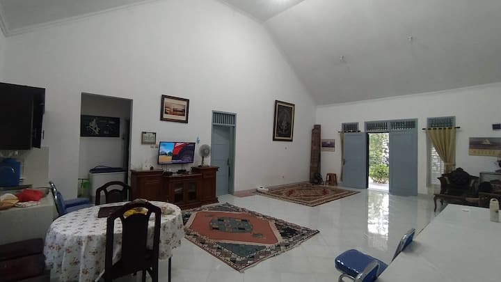 Large House Near Jatiluhur Dam - Purwakarta