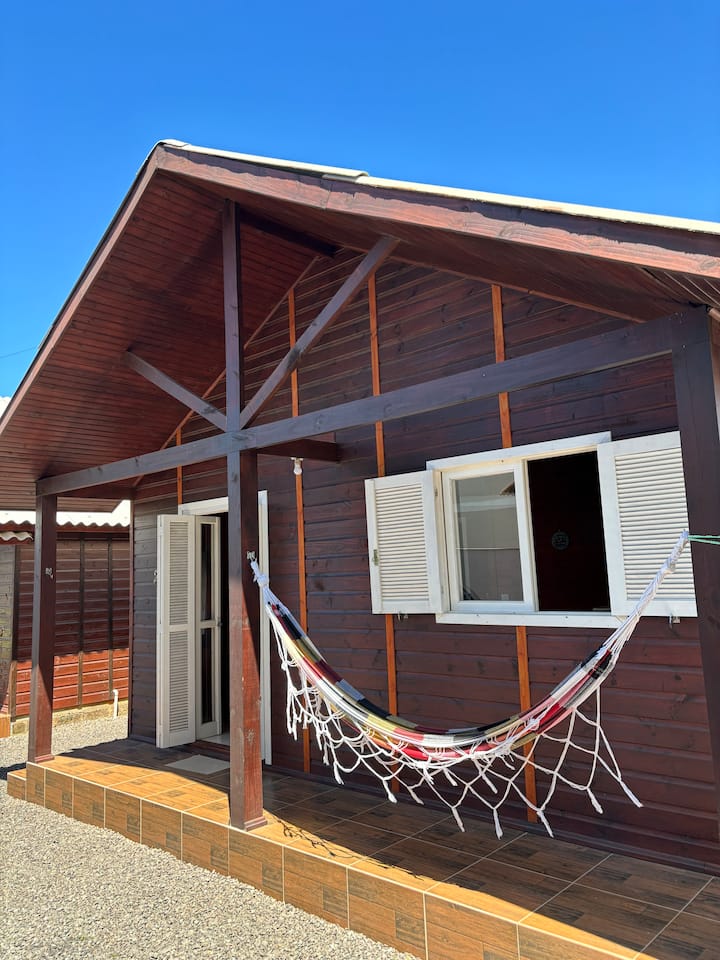 Chalé De 1 Quarto, Estacionamento, 5 Min Da Praia! - Torres