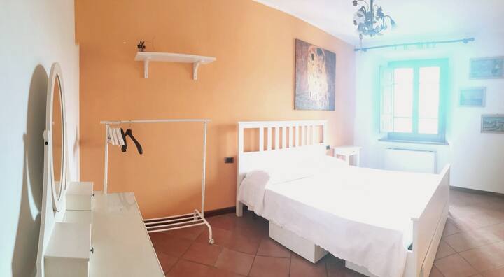 Accogliente Stanza Nel Cuore Di Pietrasanta. - Pietrasanta