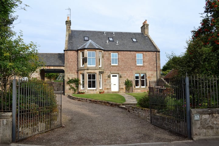 Crail Harbour Beach House - St Monans