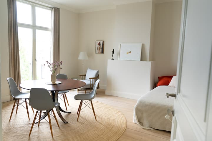 Renovated Town House-2nd Floor Apartment - Gand