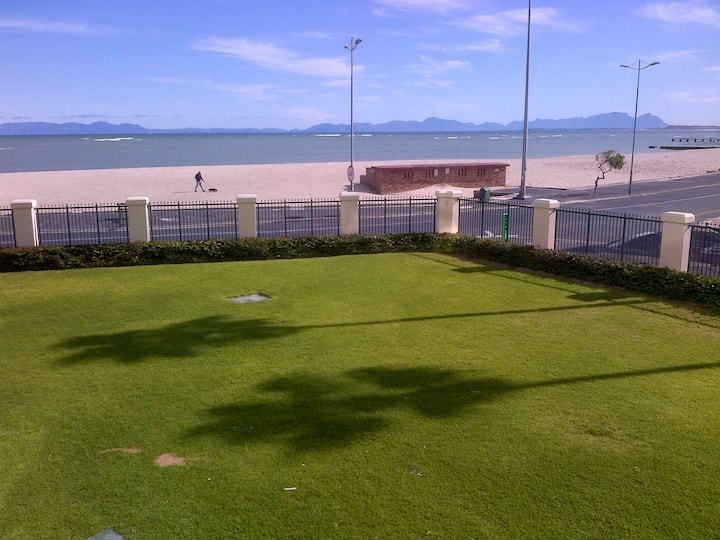 Strand On Sea Beachfront, Superb Sea Mountain View - Somerset West