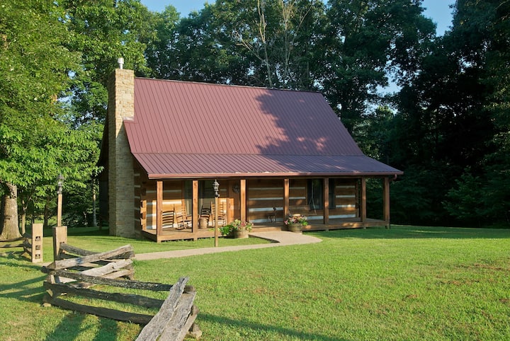 Schooner Creek Log Cabin - Nashville, IN