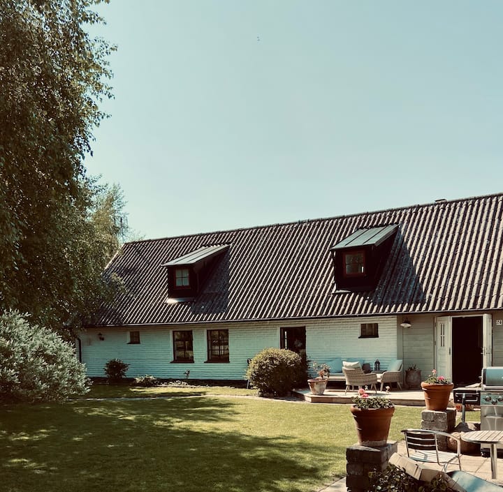 Skånelänga I Löddeköpinge Sandskog - Löddeköpinge