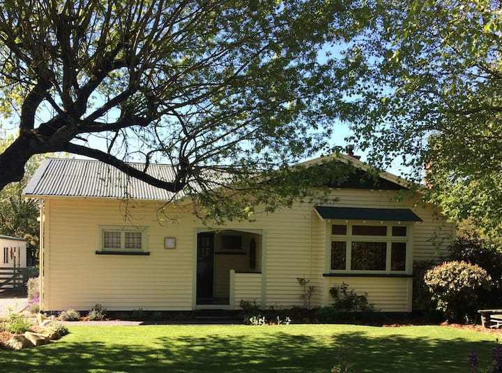 Morgan St Cottage- Unique Character Accommodation - Methven