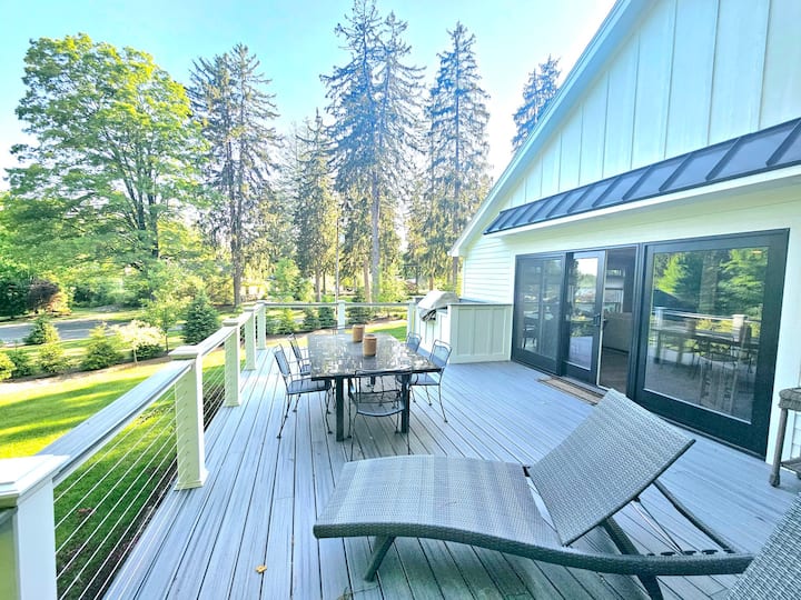 Victorian Villa - Bolton Landing