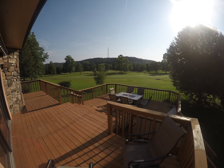 Spokes & Strokes. Base Camp For Golfers & Cyclists - Bella Vista, AR
