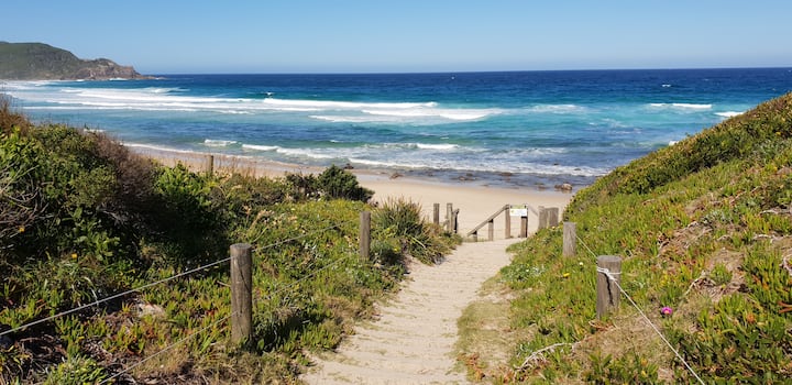 Boom 7 - Serenity By The Sea - Boomerang Beach