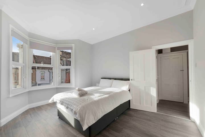 Eynham Road 3 Bed Flat 1st Floor Sleeps 6 - Notting Hill