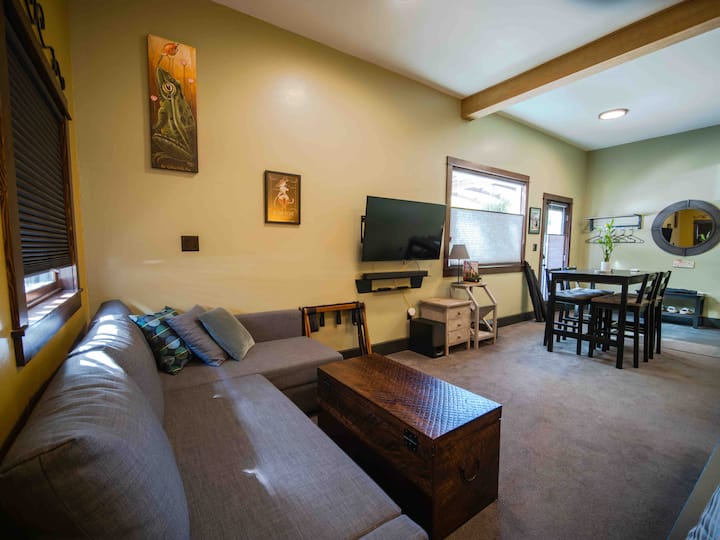 Modern Spacious Studio In Heart Of Whiteaker! - Eugene, OR