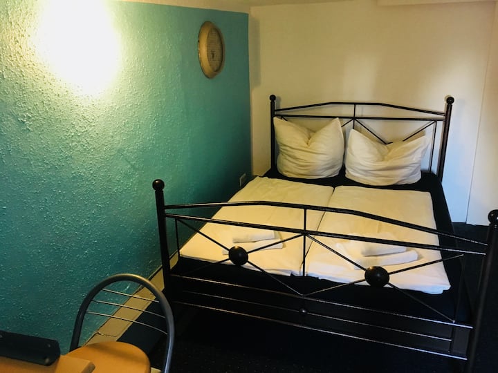 Zimmer - Nr. 1 - Klein Aber Fein - 1,80 M - Hamburg