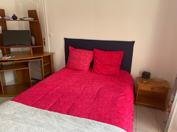 Joli Studio Agréable Et Bien Situé Au Calme. - Châlons-en-Champagne