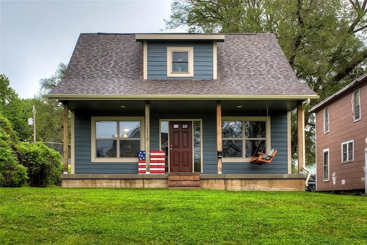 Historic Union Park Near Downtown - Des Moines, IA