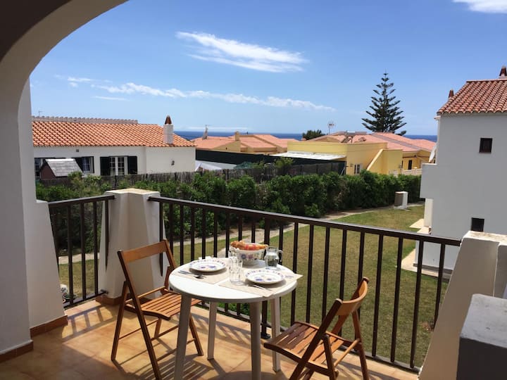 Luminoso Apartamento Con Terraza Y Vista Al Mar - Minorca