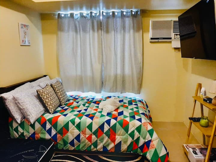 Tagaytay Condo Serin East With Wifi & 50” Smart Tv - Talisay