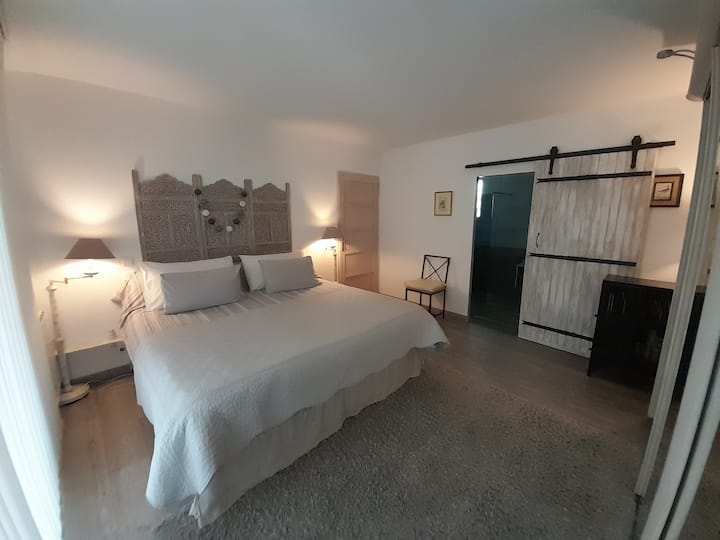 Suite/spa Et Piscine Privées - Saint-Laurent-d'Aigouze