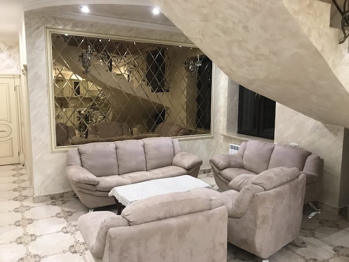 White Luxury Villa With Swimming Pool In City Cent - Yerevan