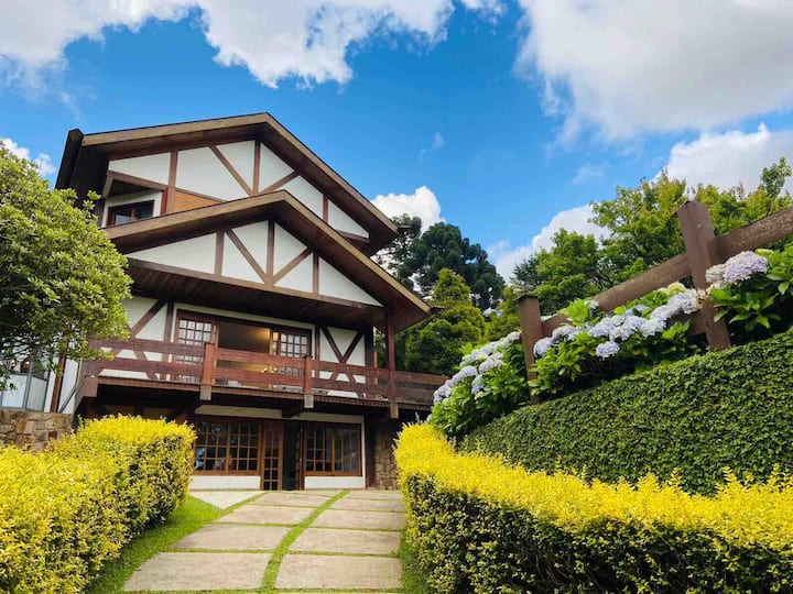 Luxuosa Casa A 1,5 Km De Capivari - Campos do Jordão