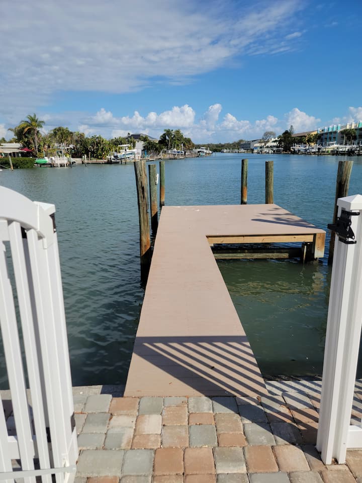 Cozy Coastal Condo 2 With Boat Access - Indian Rocks Beach, FL