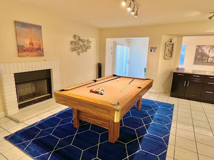 Spacious-king Bed-pool Table-quiet Home Near Strip - Las Vegas, NV