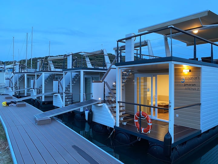Floating House Arena 2 - Pula