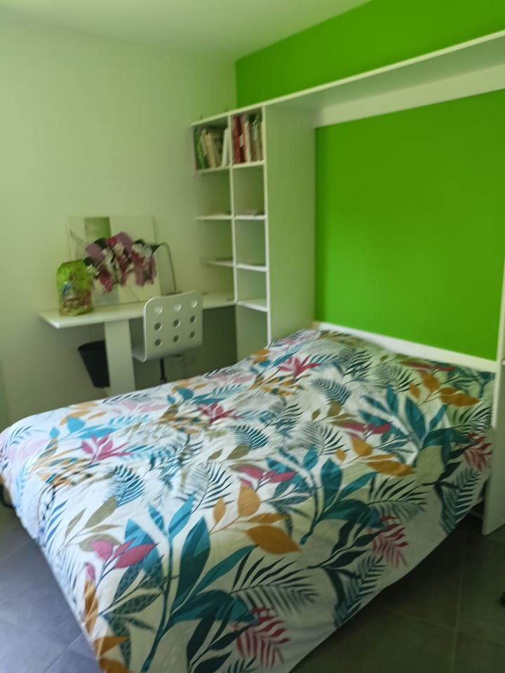 Loue Chambre, Salle D'eau. - Lac d'Aiguebelette