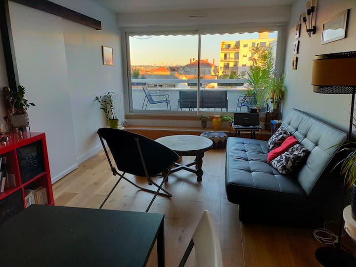 Bordeaux : Studio Lumineux Avec Terrasse ! - Bordeaux
