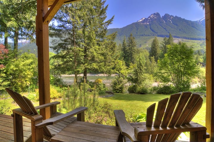 Romantic And Stylish Riverfront! Impeccably Clean! - Index, WA