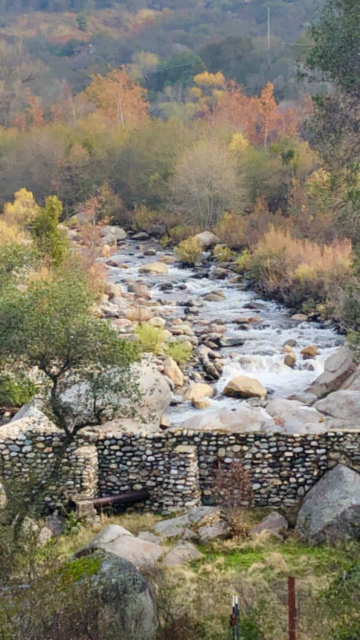 Garden Cottage ~ Sequoia National Park Cabin For 2 - スリー・リバース, CA