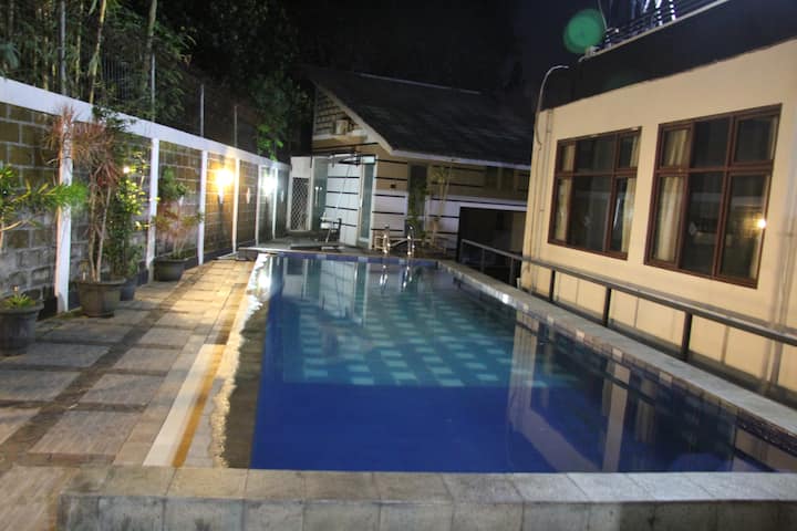 Lingkungan Asri Di Pdk. Angsa Saung Saat Teduh - Cisarua