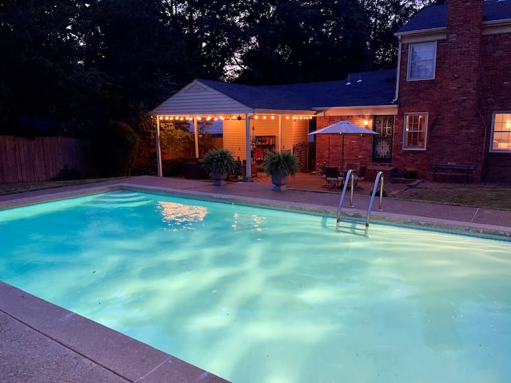Eclectic 4 Bedroom Getaway! - Memphis