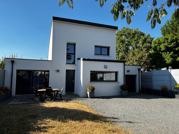 Maison De Ville Avec Jardin - Arradon