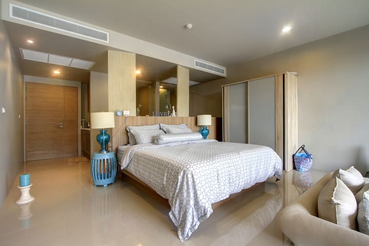 Luxury Apartment With Pool Access - Phuket