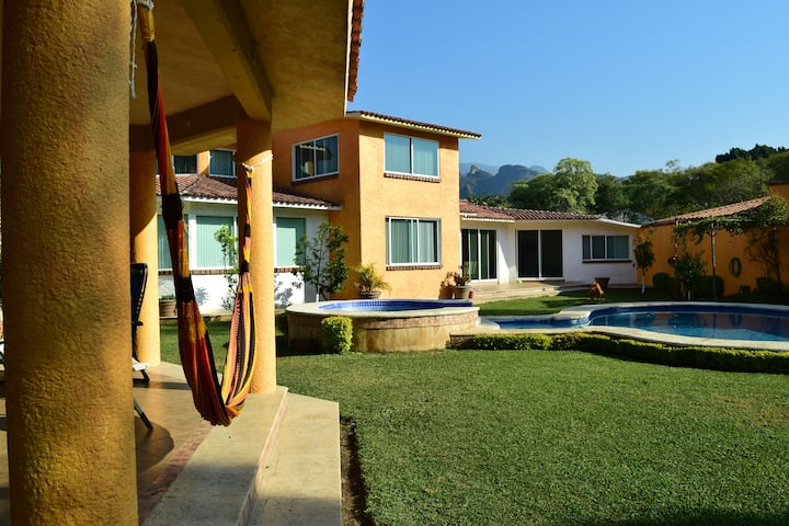 Casa Cosmic. 5 Recámaras Con Alberca,  Jacuzzi. - Tepoztlán